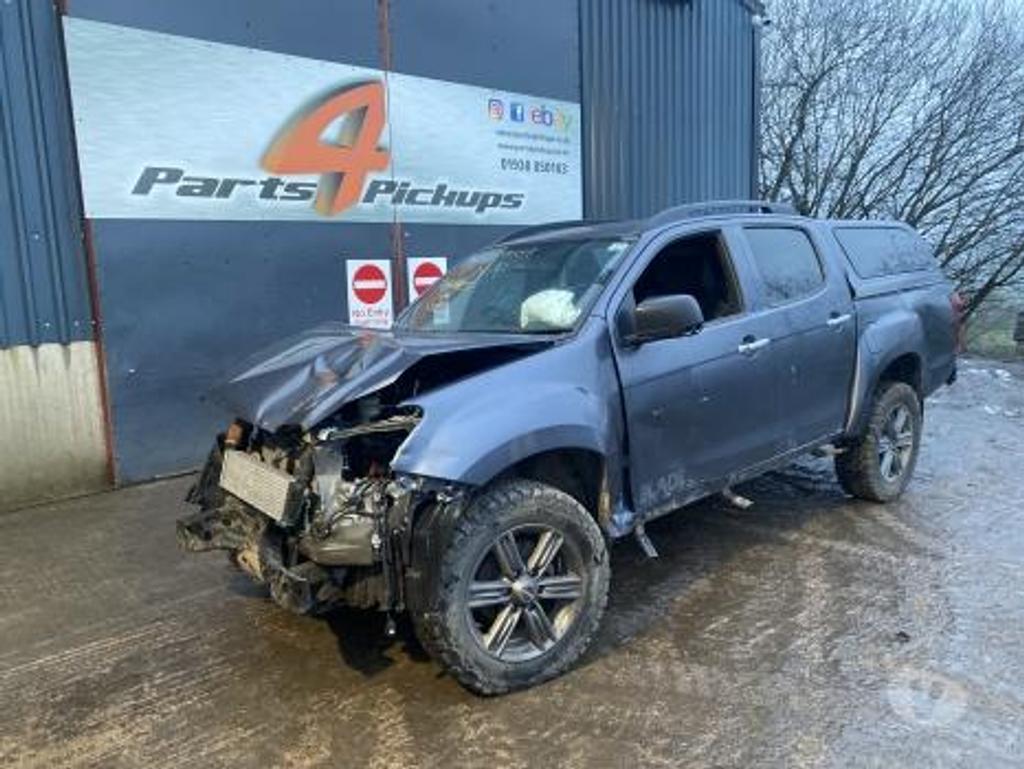 2019 isuzu dmax blade shark fin aerial 2017-2021 762. Berriew - SY21 ...